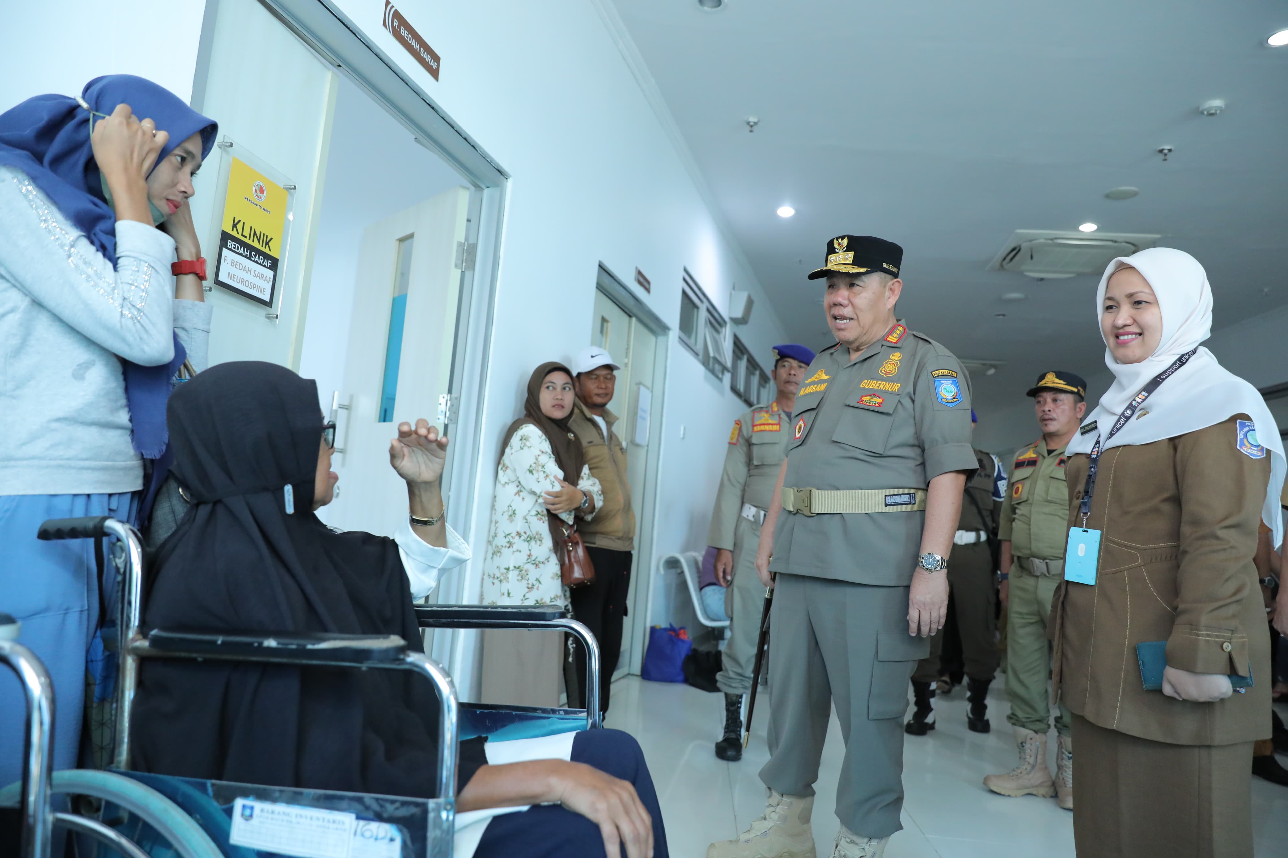 Kunjungi RSUD Dr. (H.C.) Ir. Soekarno, Gubernur Hidayat Berikan Semangat Pada Pasien | Provinsi ...